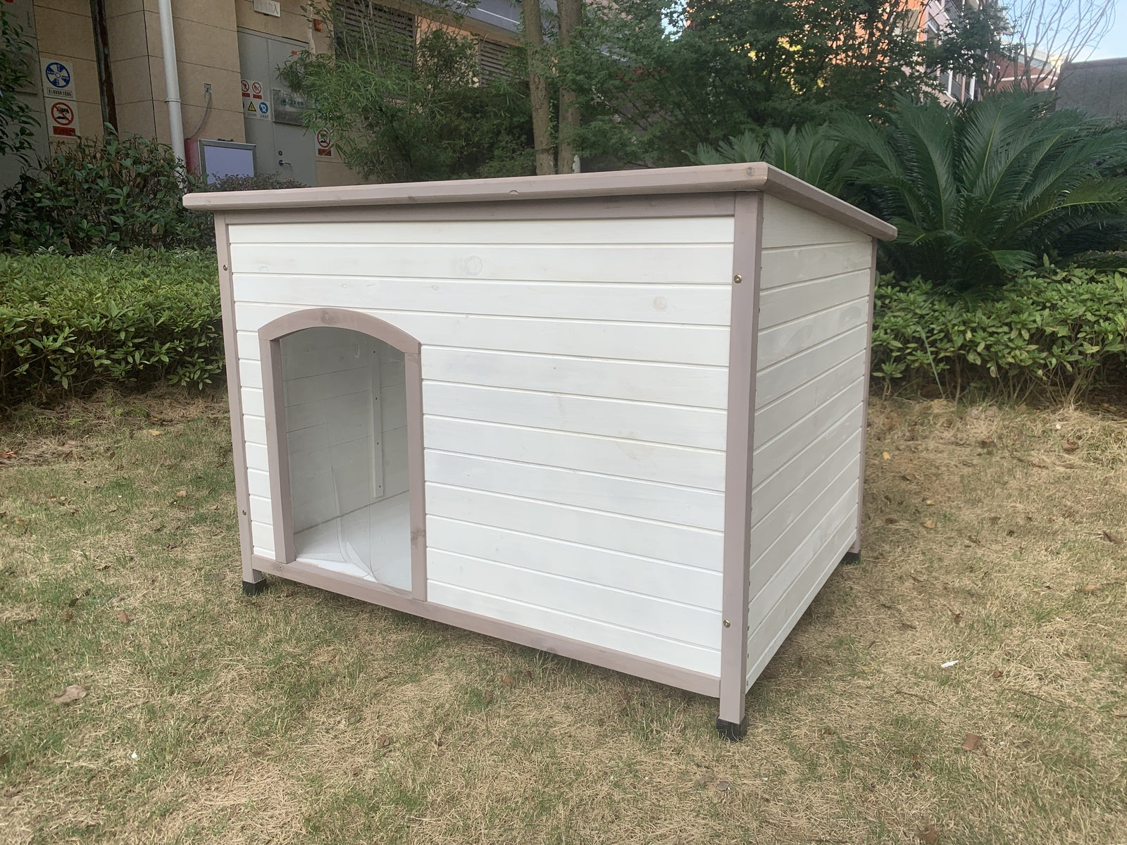 YES4PETS XXL Timber Dog Kennel - White Stripe Cabin – Pet Valley